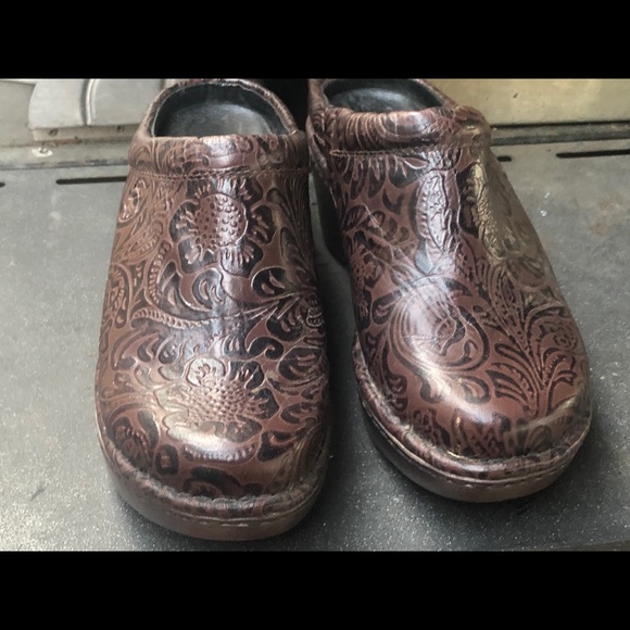 Ariat | Shoes | Ariat Brown Leather Slides Womens Clogs Size 65 | Poshmark